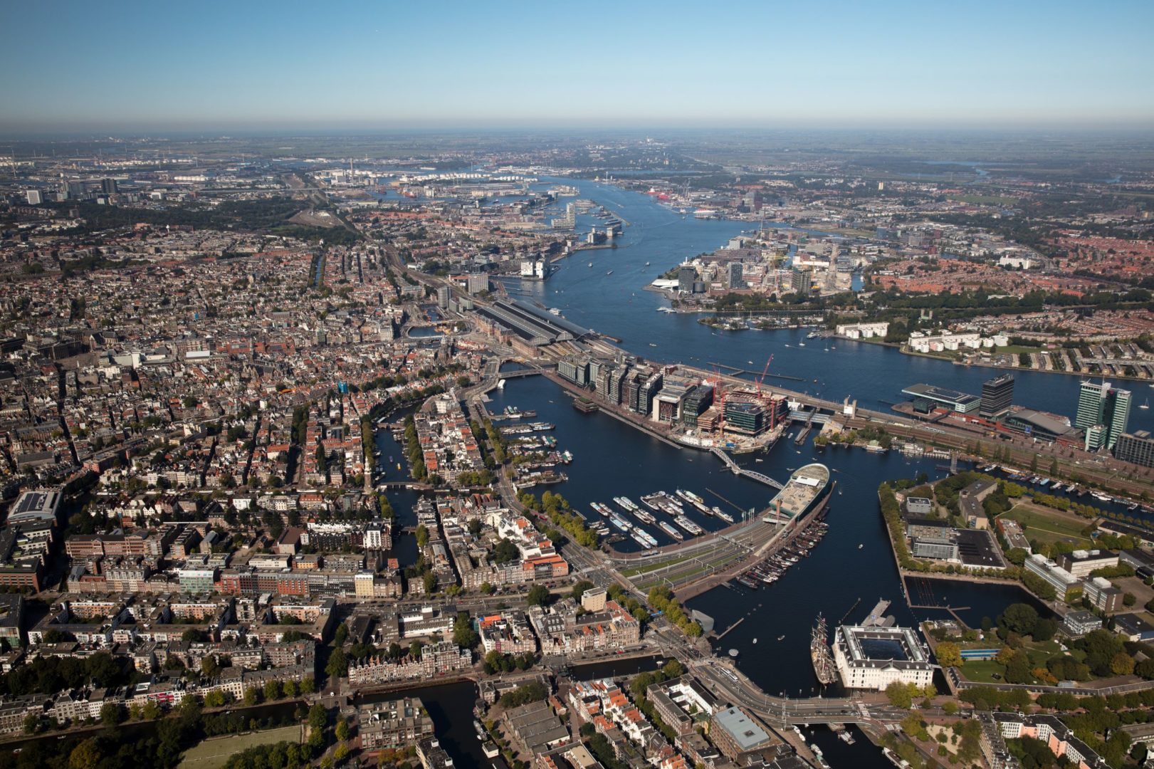 Werken aan import van 1 miljoen ton groene waterstof in Amsterdamse ...